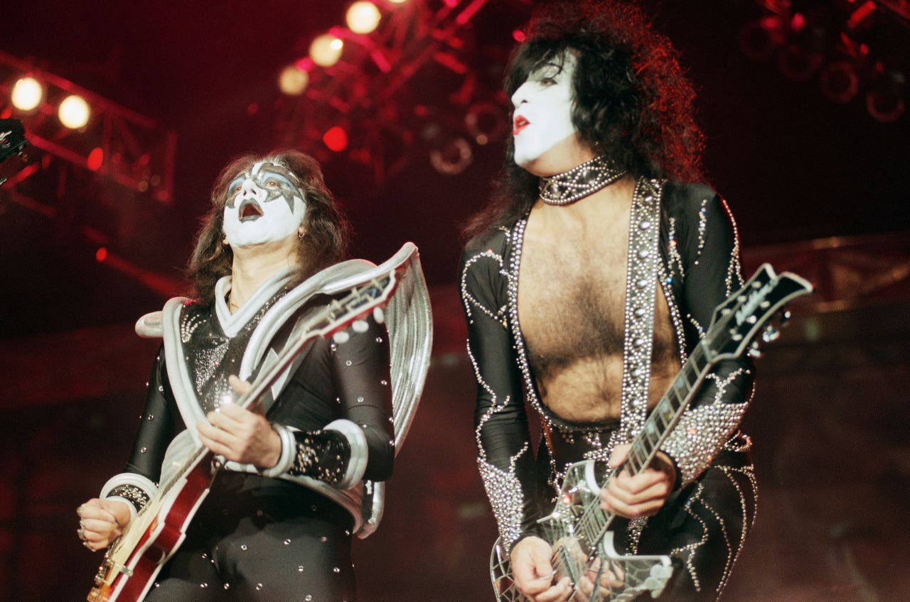 Kiss guitarist Ace Frehley died from injuries sustained in fall, medics say | Slough Observer