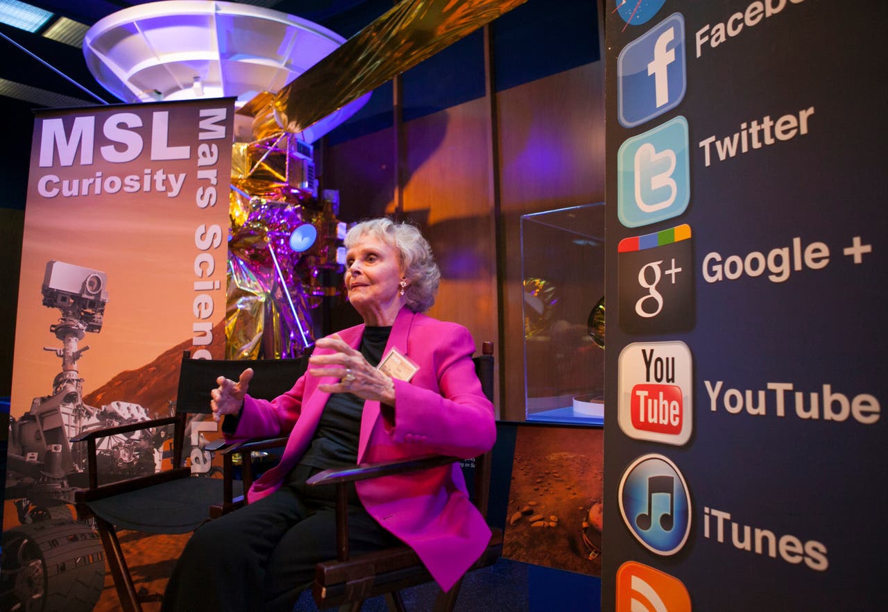 Lassie and Lost In Space star June Lockhart dies aged 100 | Somerset ...
