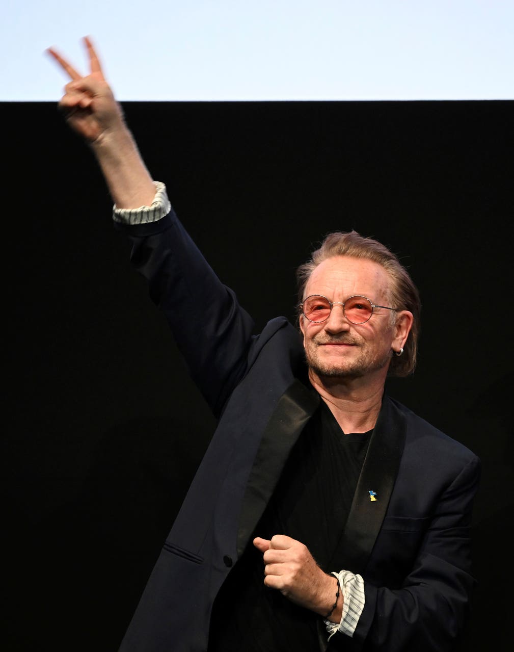 Bono presents Steven Spielberg with lifetime award at Berlin film ...