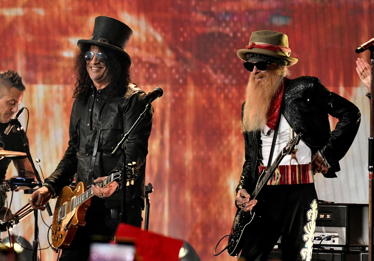 Rapper-turned-country singer Jelly Roll reigns at CMT Music Awards show ...