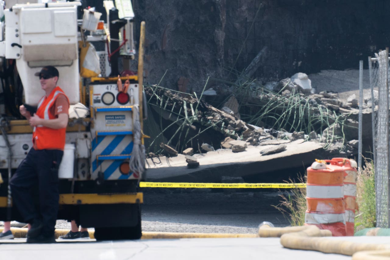Raised stretch of motorway in Philadelphia collapses after fire | LBC