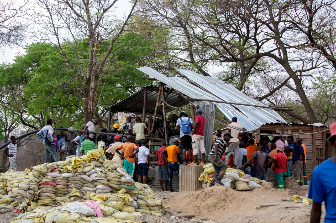 Death toll in collapsed gold mine in Zimbabwe expected to rise to 13 ...