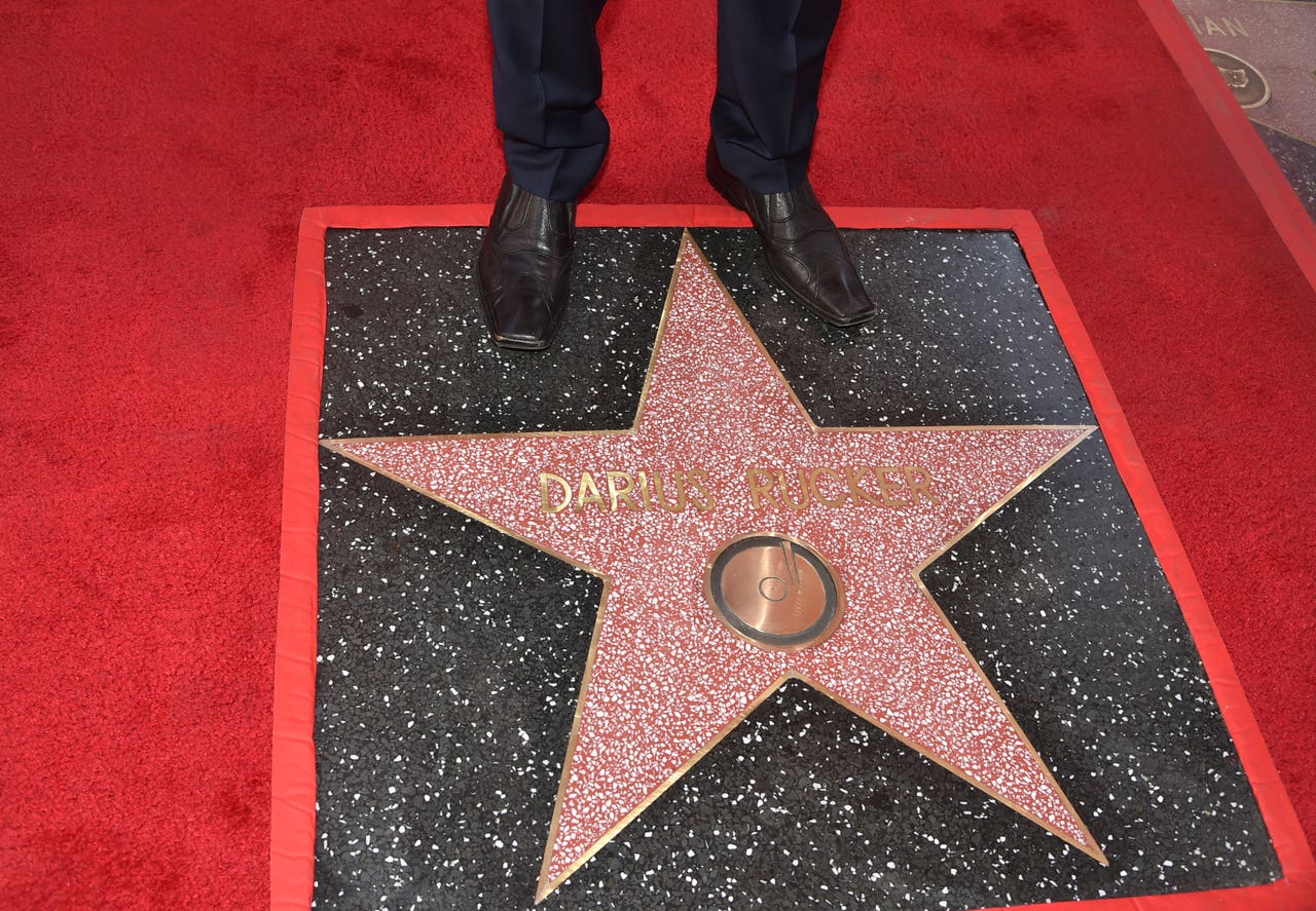 Hootie & The Blowfish singer Darius Rucker thanks band in Walk of Fame ...