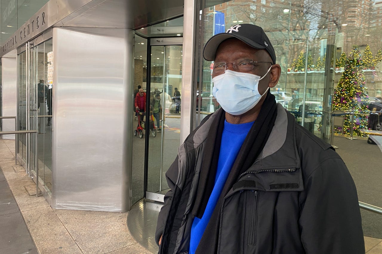 More US hospitals mandate masks and limit visitors as flu and Covid ...