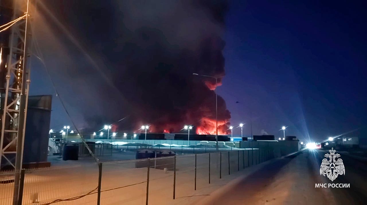 Major fire engulfs warehouse outside St Petersburg | The National