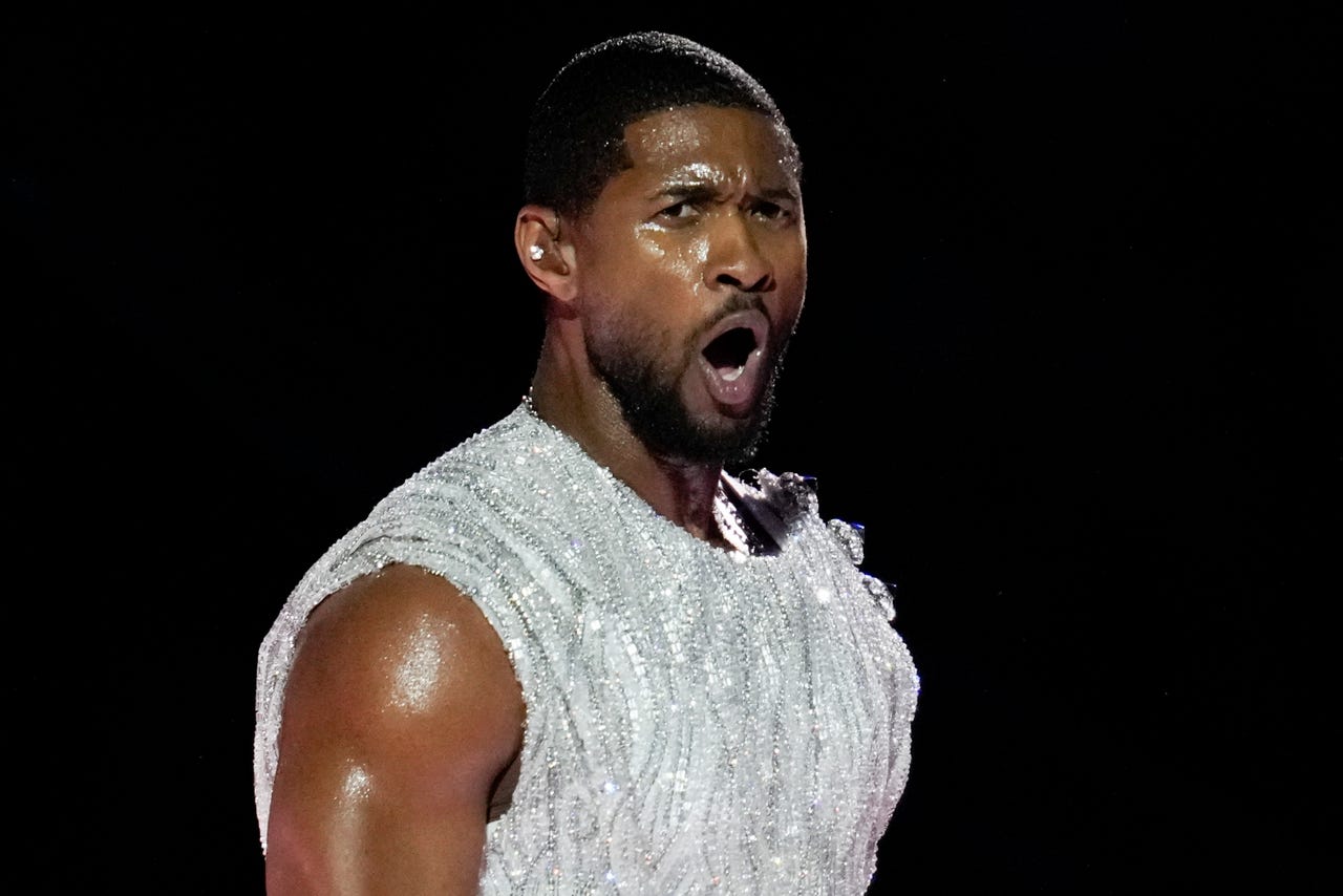 Usher and Jenn Goicoechea got married after Super Bowl, records show | LBC