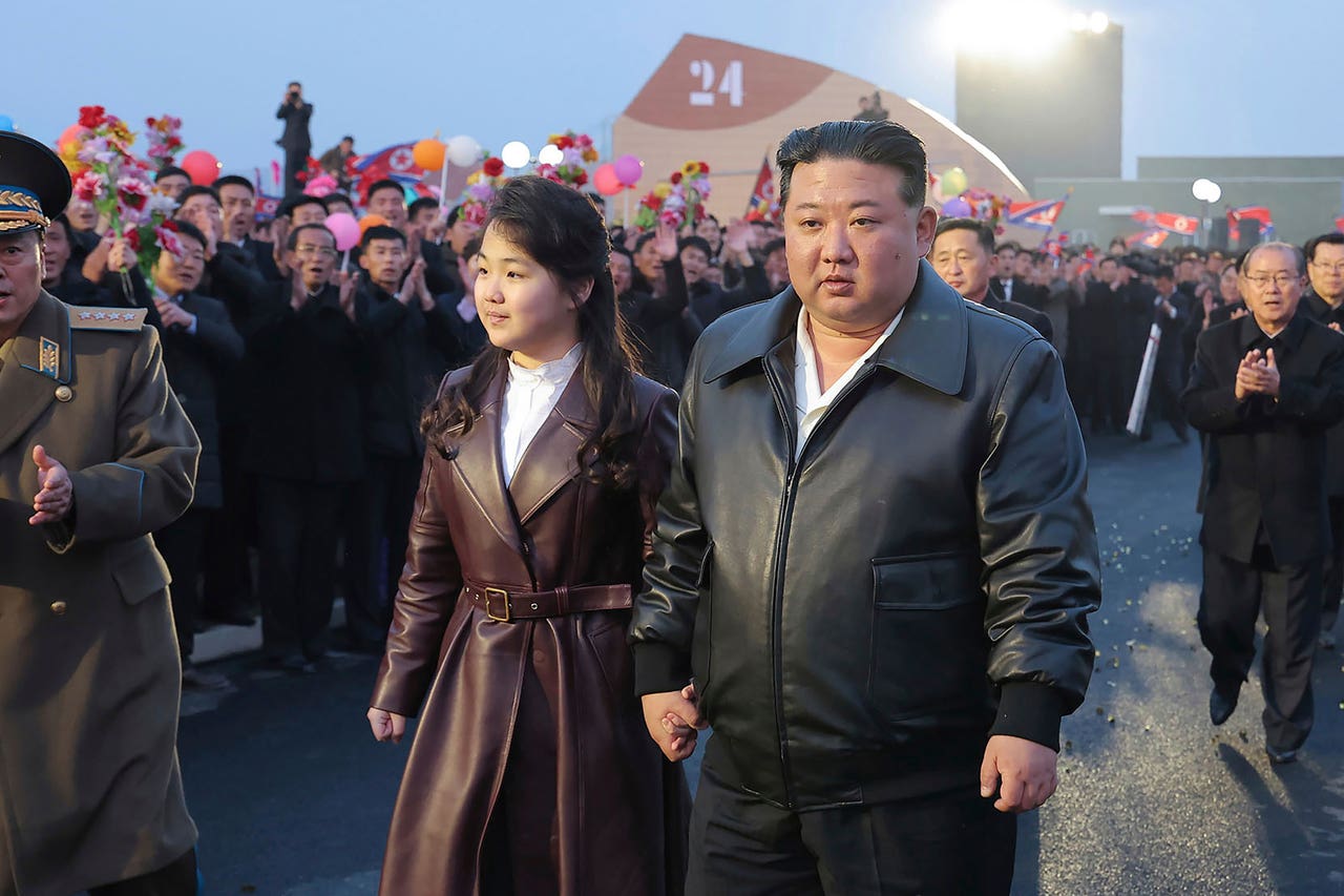 Possible succession hint as Kim Jong Un brings daughter on trip to China | Express & Star
