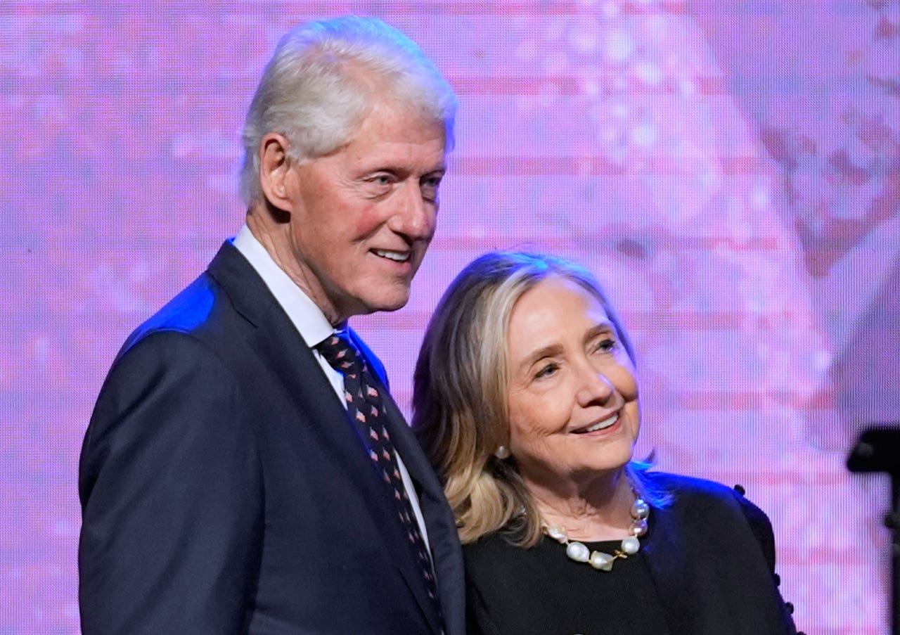 Clintons face contempt charges after refusing to give evidence in ...