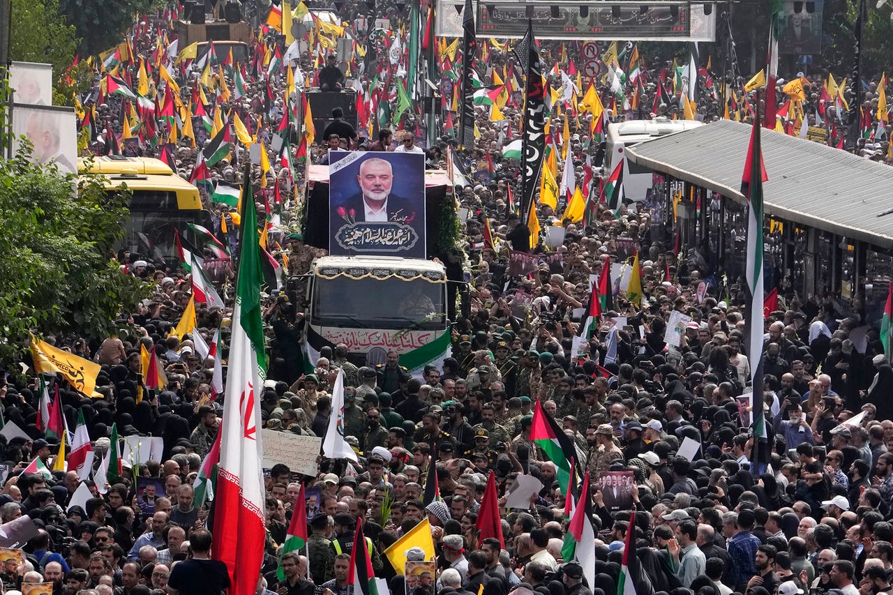 Iran’s supreme leader prays over coffin of Hamas leader | Bury Times