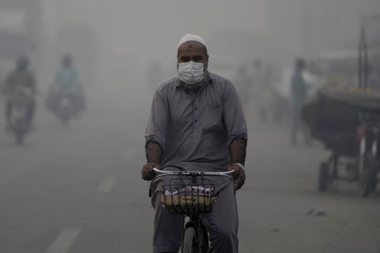 Toxic smog in Pakistan province is endangering children, UN warns ...