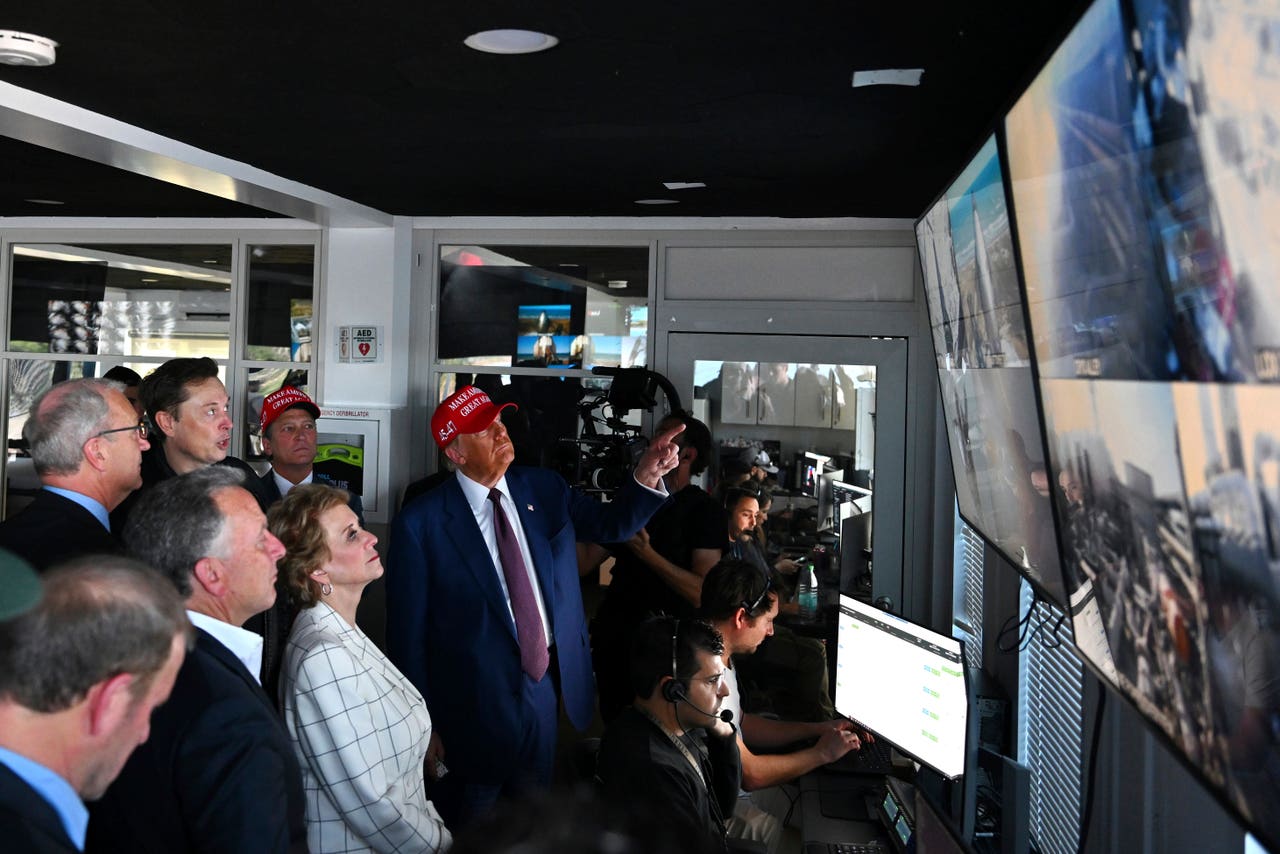 SpaceX launches giant Starship rocket as Donald Trump and Elon Musk ... SpaceX launches giant Starship rocket as Donald Trump and Elon Musk ...