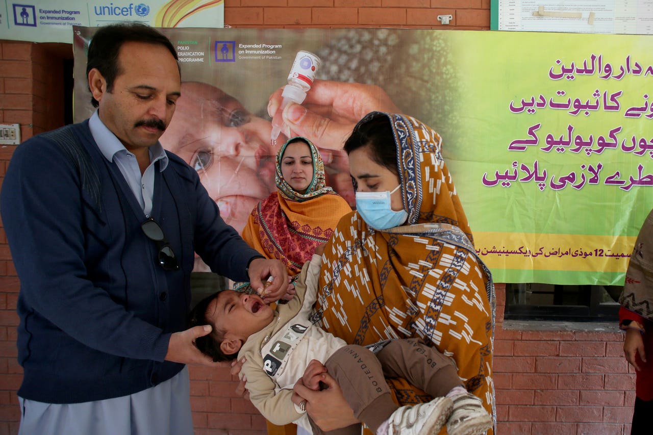 Pakistan begins last anti-polio vaccination campaign of year after ...