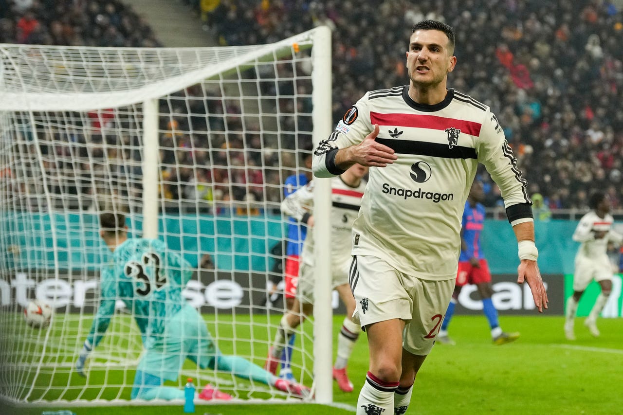 Kobbie Mainoo shines as Man Utd beat FCSB to seal Europa League last-16 ...