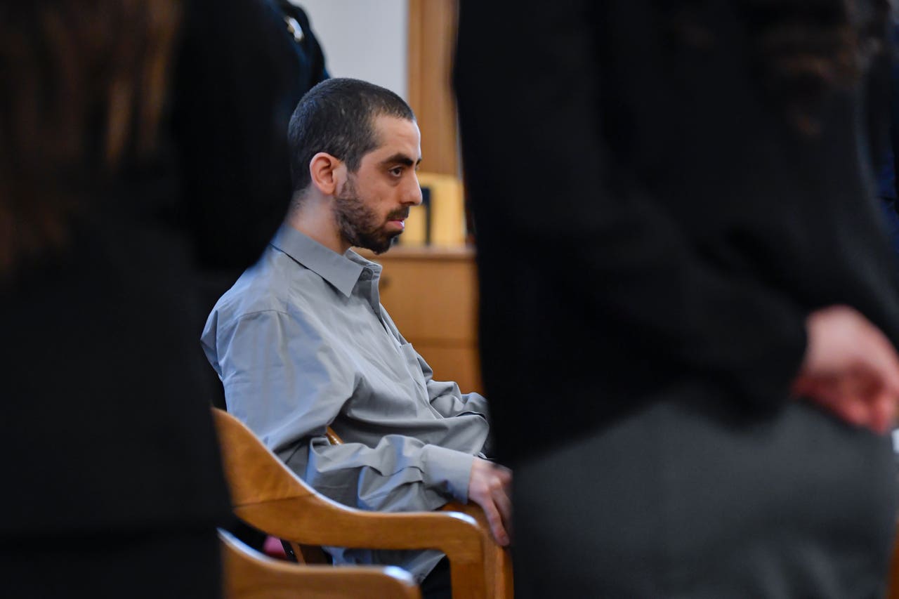 Man accused of stabbing Salman Rushdie declines to give evidence in his ...