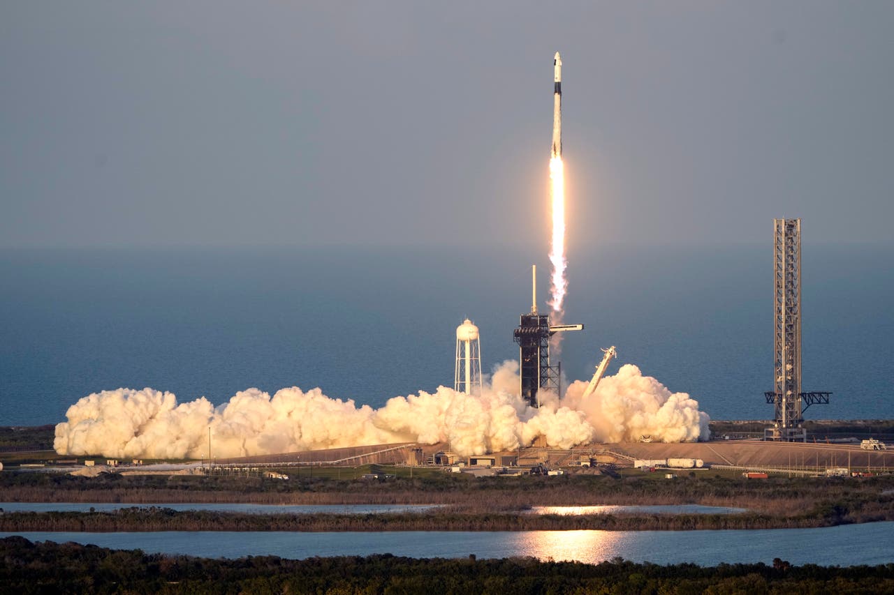 Nasa launch paves way for return of stranded astronauts from space ...