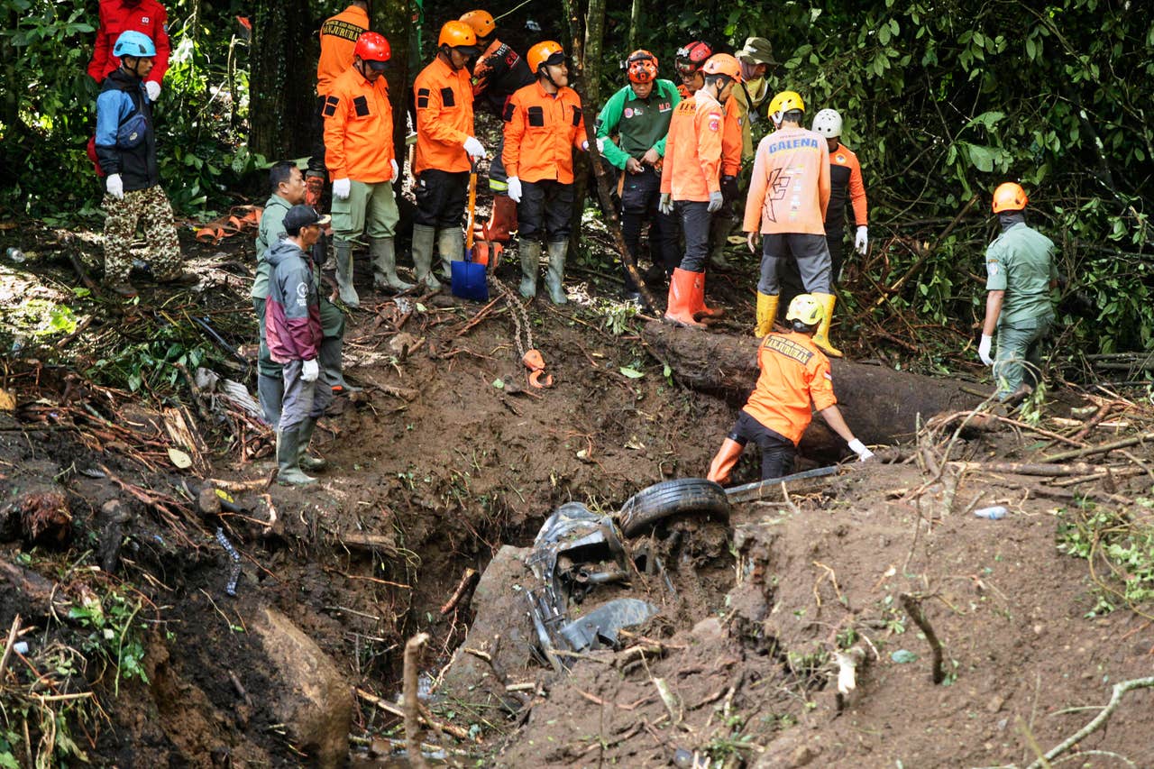 10 dead as landslide hits passing cars on Indonesia’s Java island | Express & Star