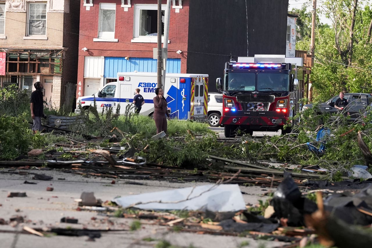At least five dead after tornado and severe storms batter St Louis ...