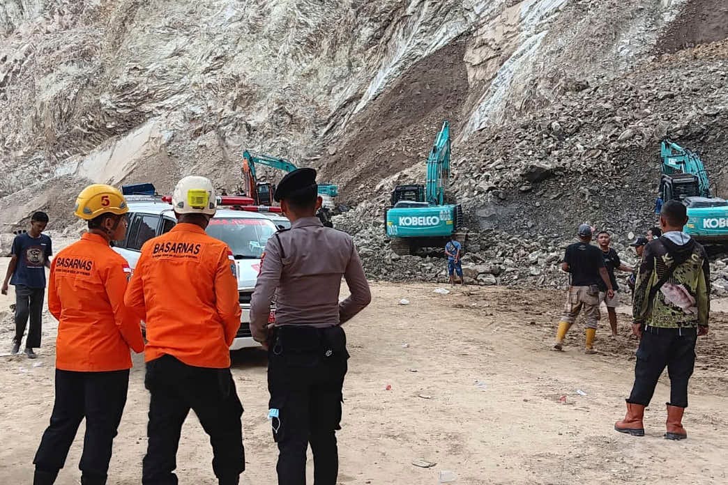 Death toll from quarry collapse in Indonesia rises to 17 | Border Telegraph