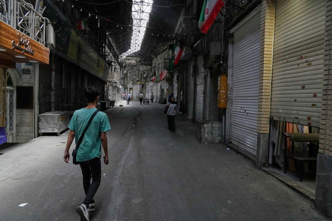 Israel ‘killed top Iranian general’ as Trump warns people to flee Iran ...