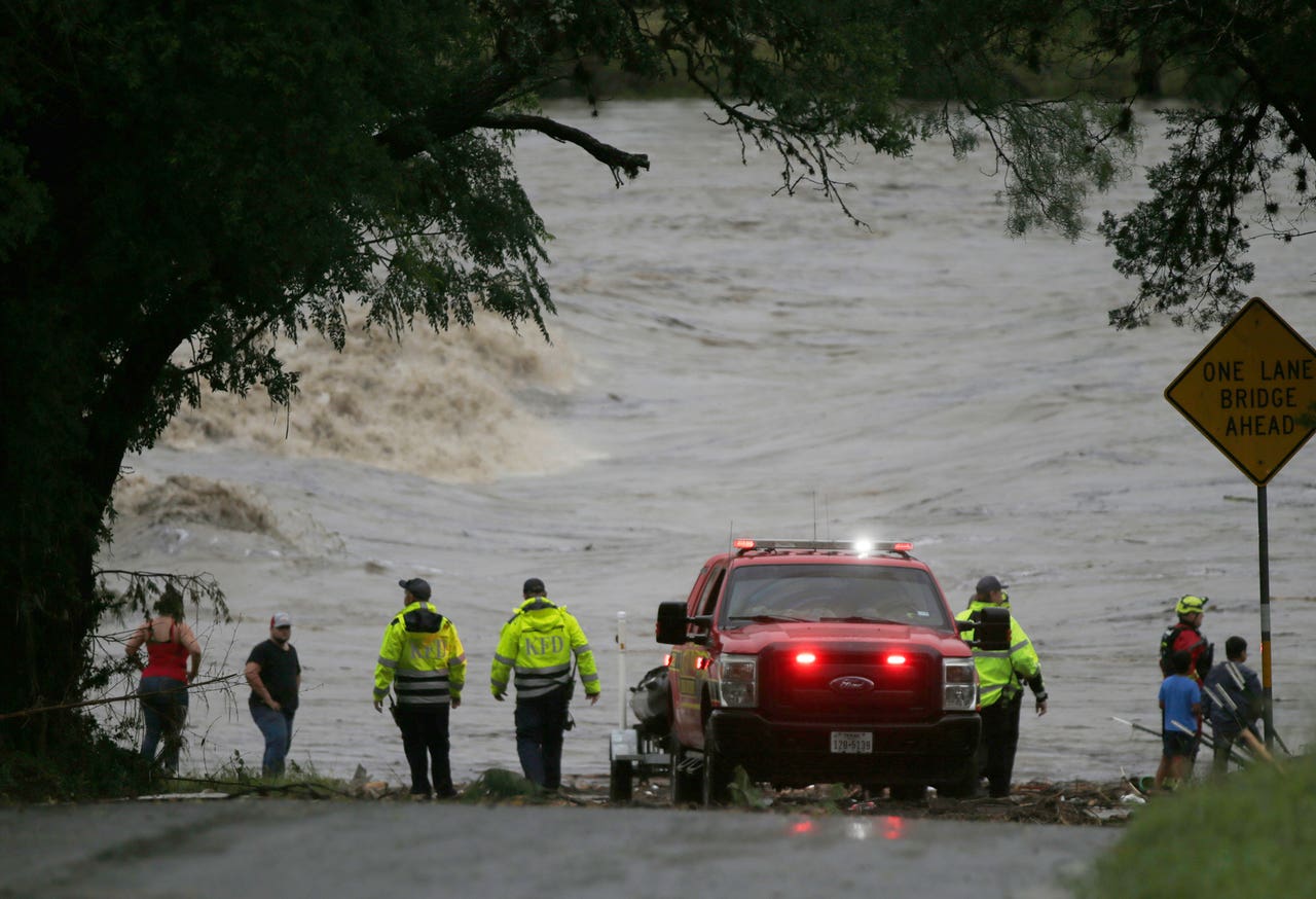 Search for missing girls from summer camp after Texas floods kill at ...