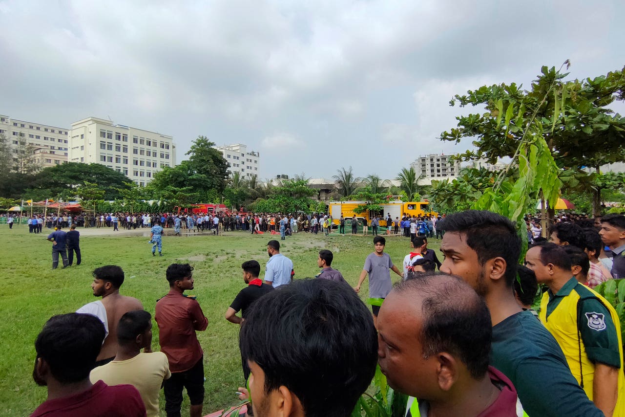 Death toll rises to 16 after Bangladesh Air Force jet crashes into Dhaka school | Echo