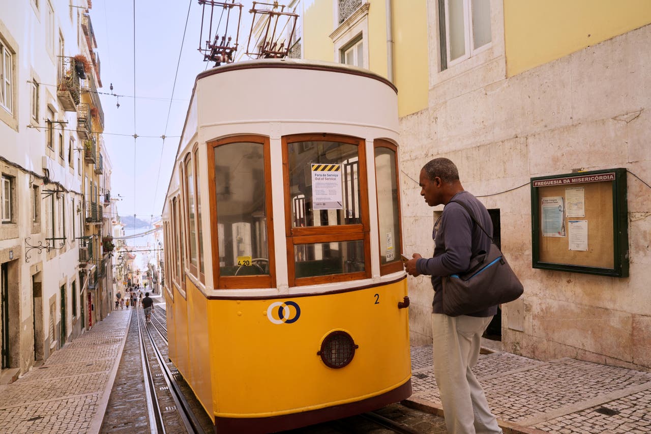 Investigators search for cause of Lisbon funicular crash that killed 16 ...