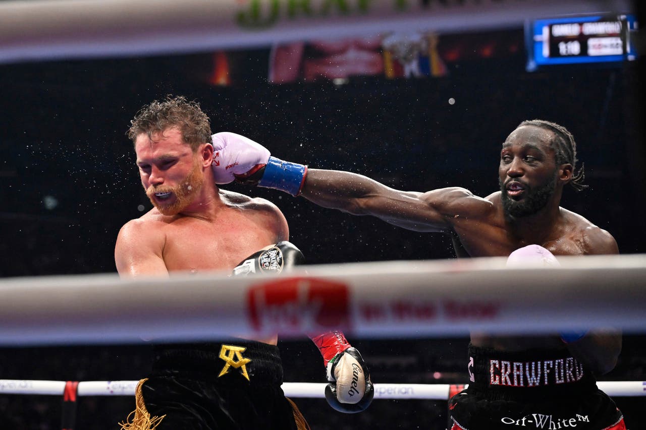 Terence Crawford makes boxing history by dethroning Canelo Alvarez in ...