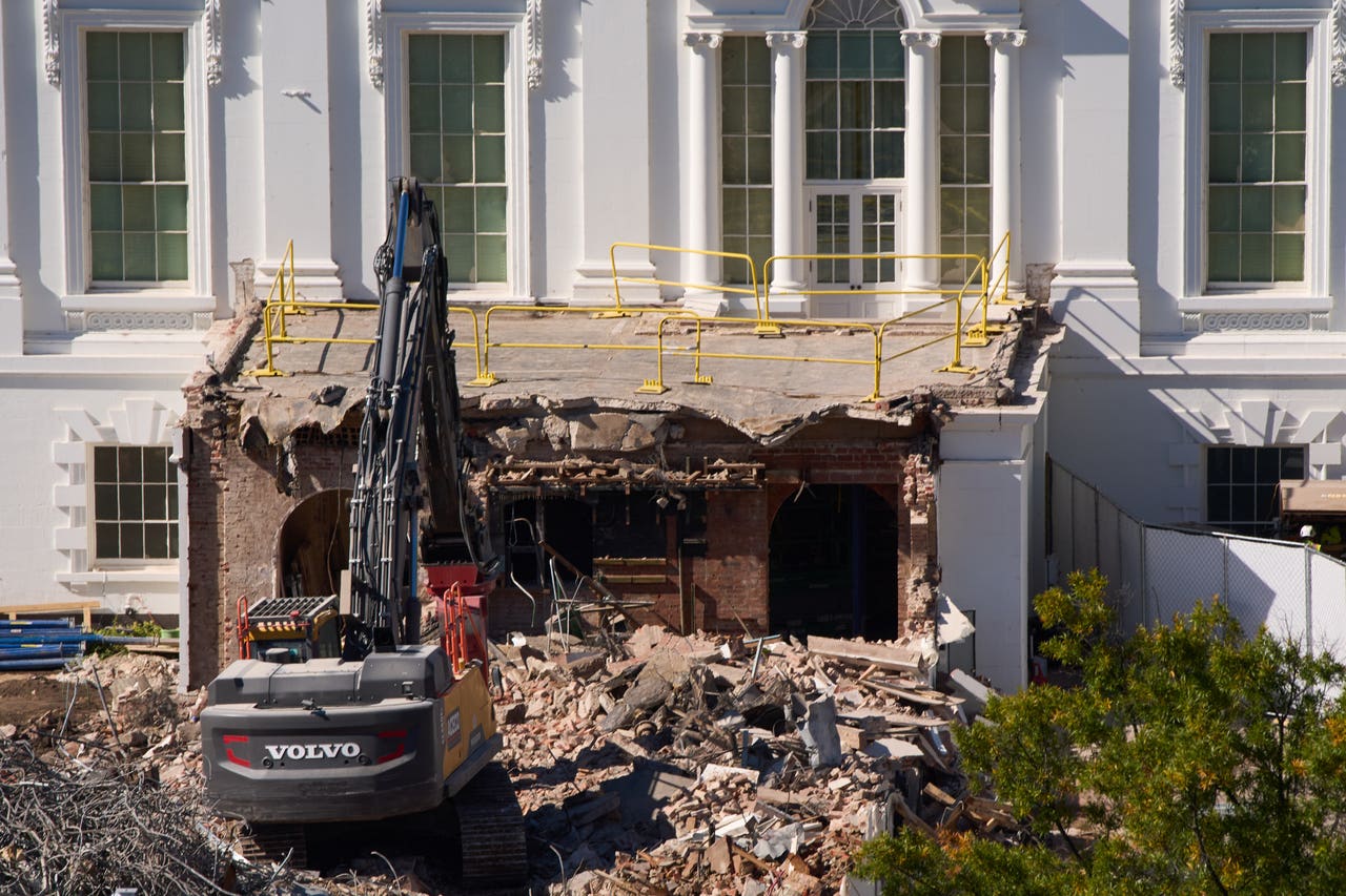 White House East Wing demolished as Trump proceeds with ballroom construction | Shropshire Star