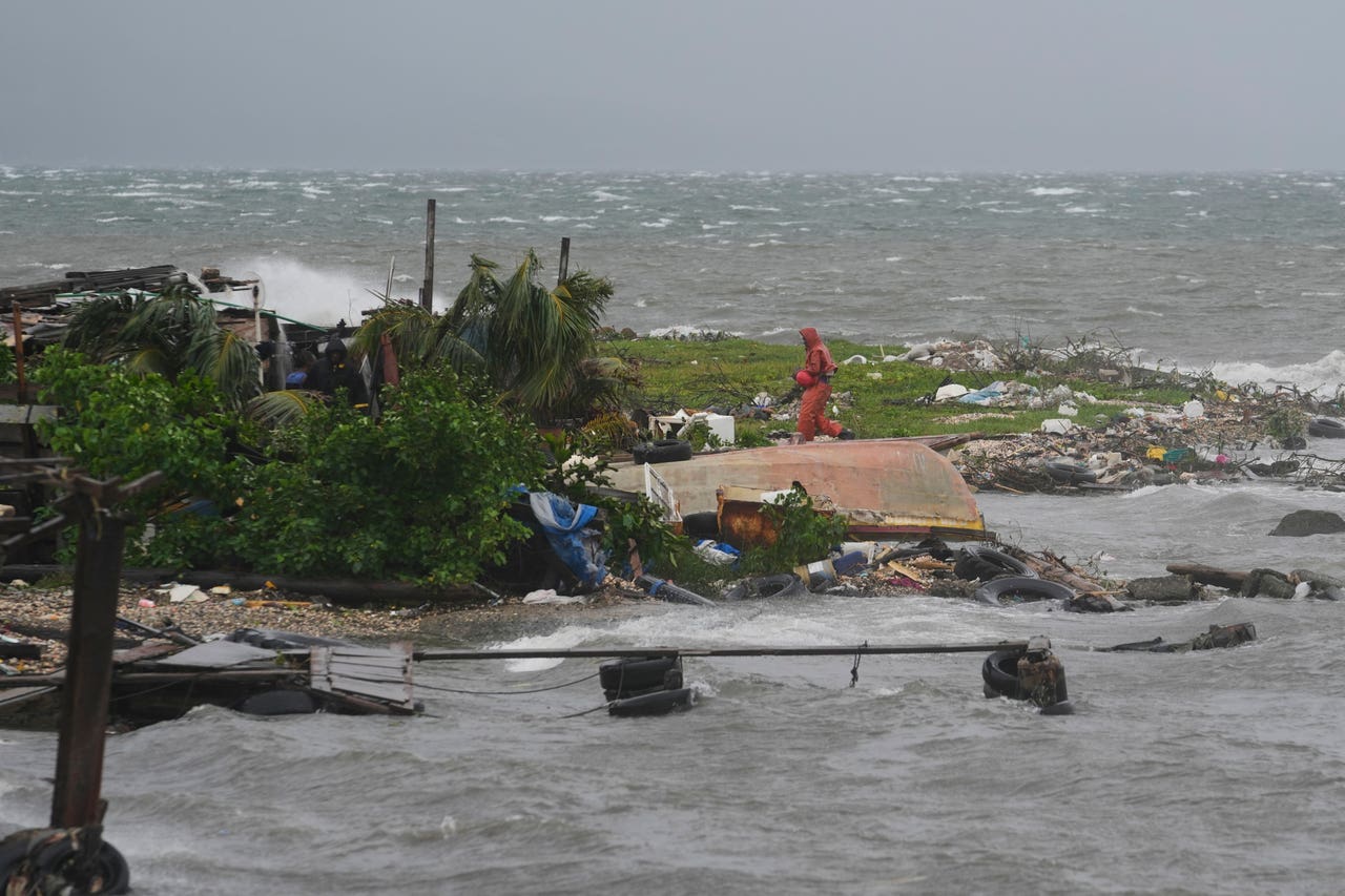 UK providing £2.5m in humanitarian support to Jamaica after Hurricane ...