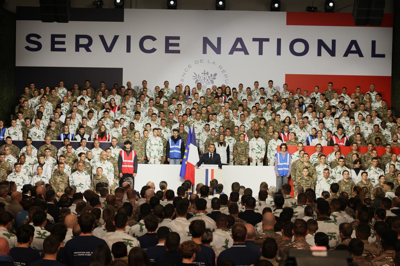 Macron unveils new French voluntary military service for 18 and 19-year ...