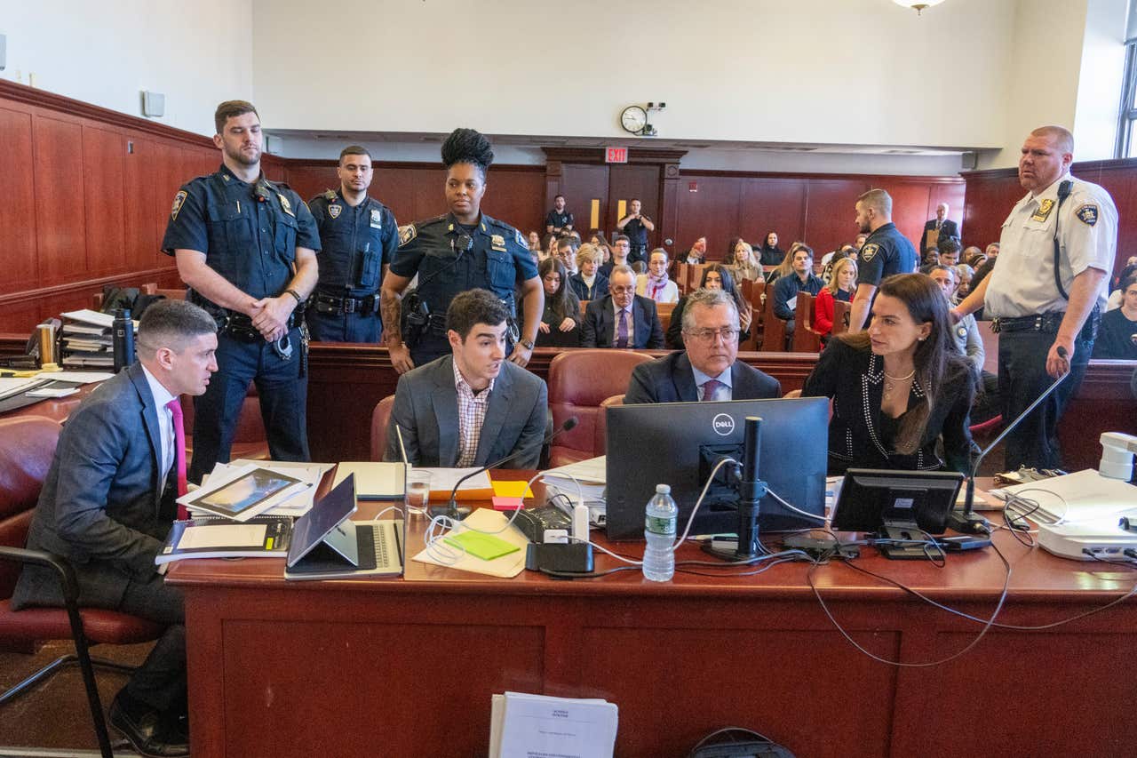 Luigi Mangione back in court amid evidence dispute in CEO killing case ...