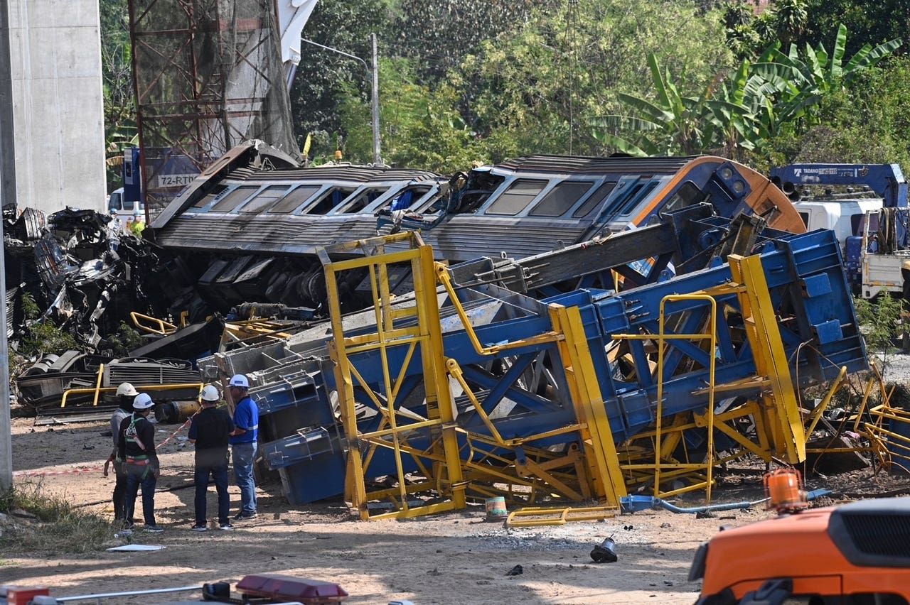 32 killed as crane collapses on to passenger train in Thailand | The Leader