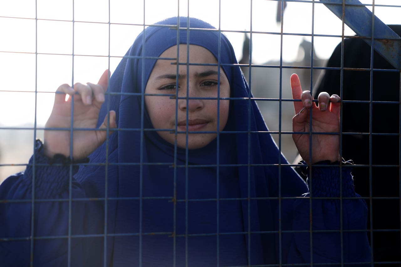 US military transfers 150 Islamic State group detainees from Syria to ...