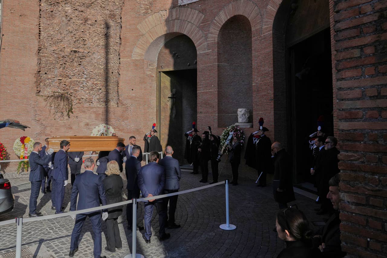 Anne Hathaway and Liz Hurley among celebrities at Valentino funeral in ...