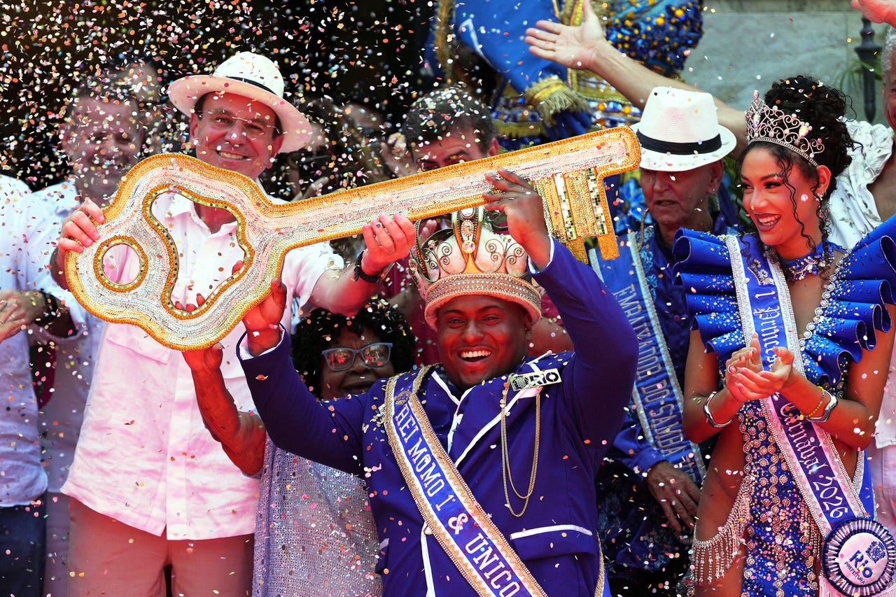 In Pictures: Stunning costumes and nonstop street parties at Brazil ...
