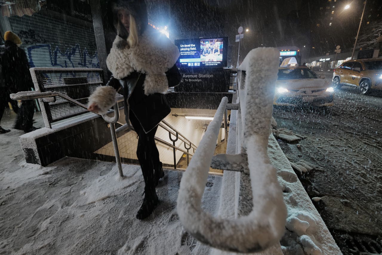Travel ban and blizzard warnings as major storm hits north-east US ...