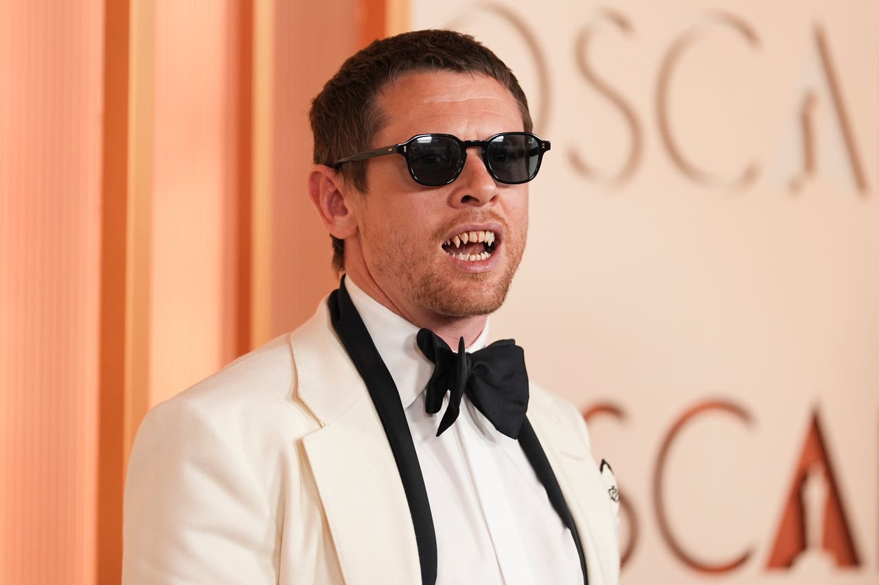 Zootropolis bag and vampire teeth among key moments at the Oscars red ...