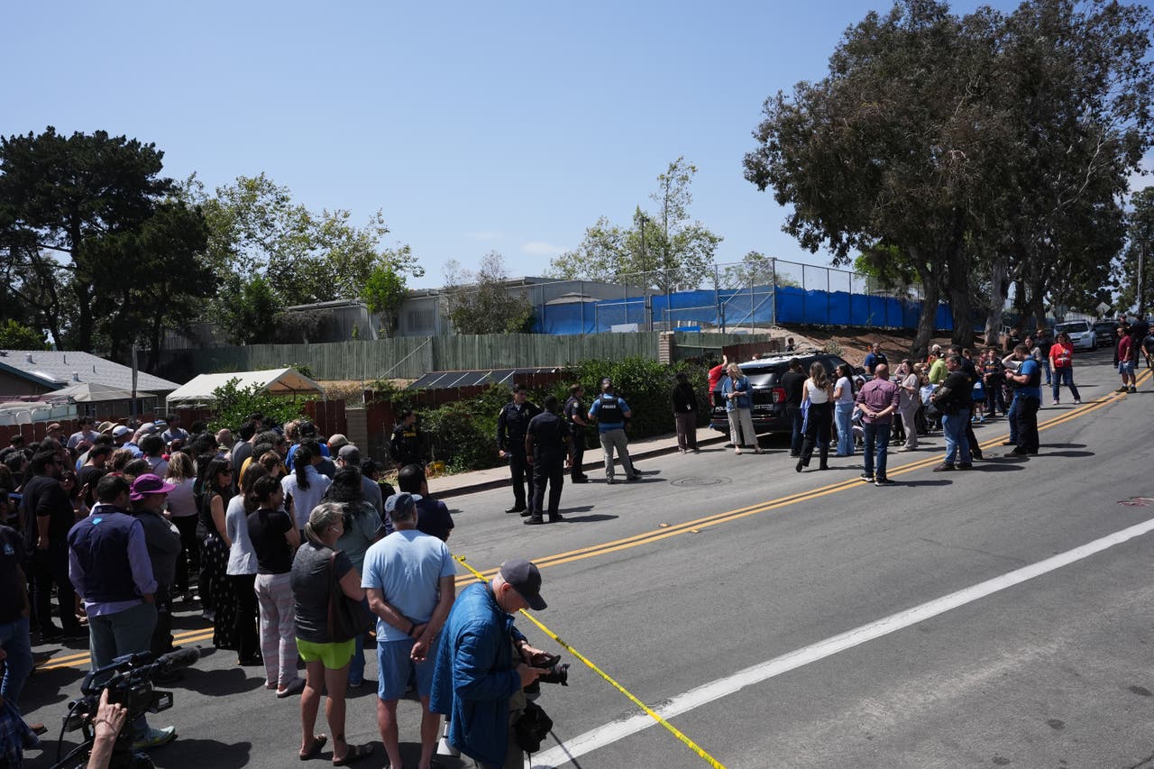 Three men killed in San Diego mosque shooting | Bury Times