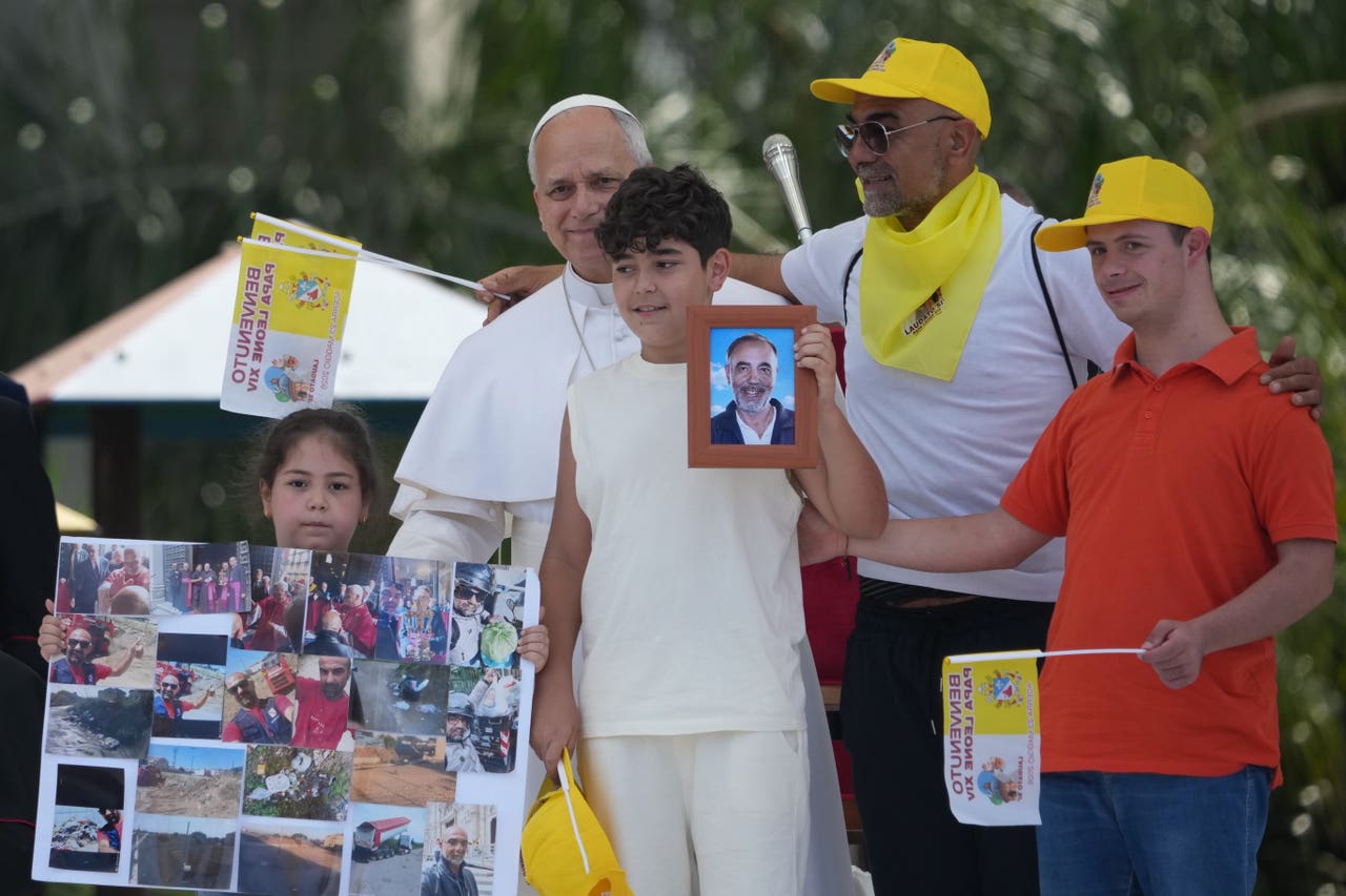 Pope meets families of youth lost to toxic waste dumping in ‘Land of ...