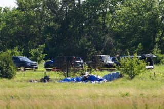 Twelve dead after skydiving plane crashes in Missouri | Largs and ...