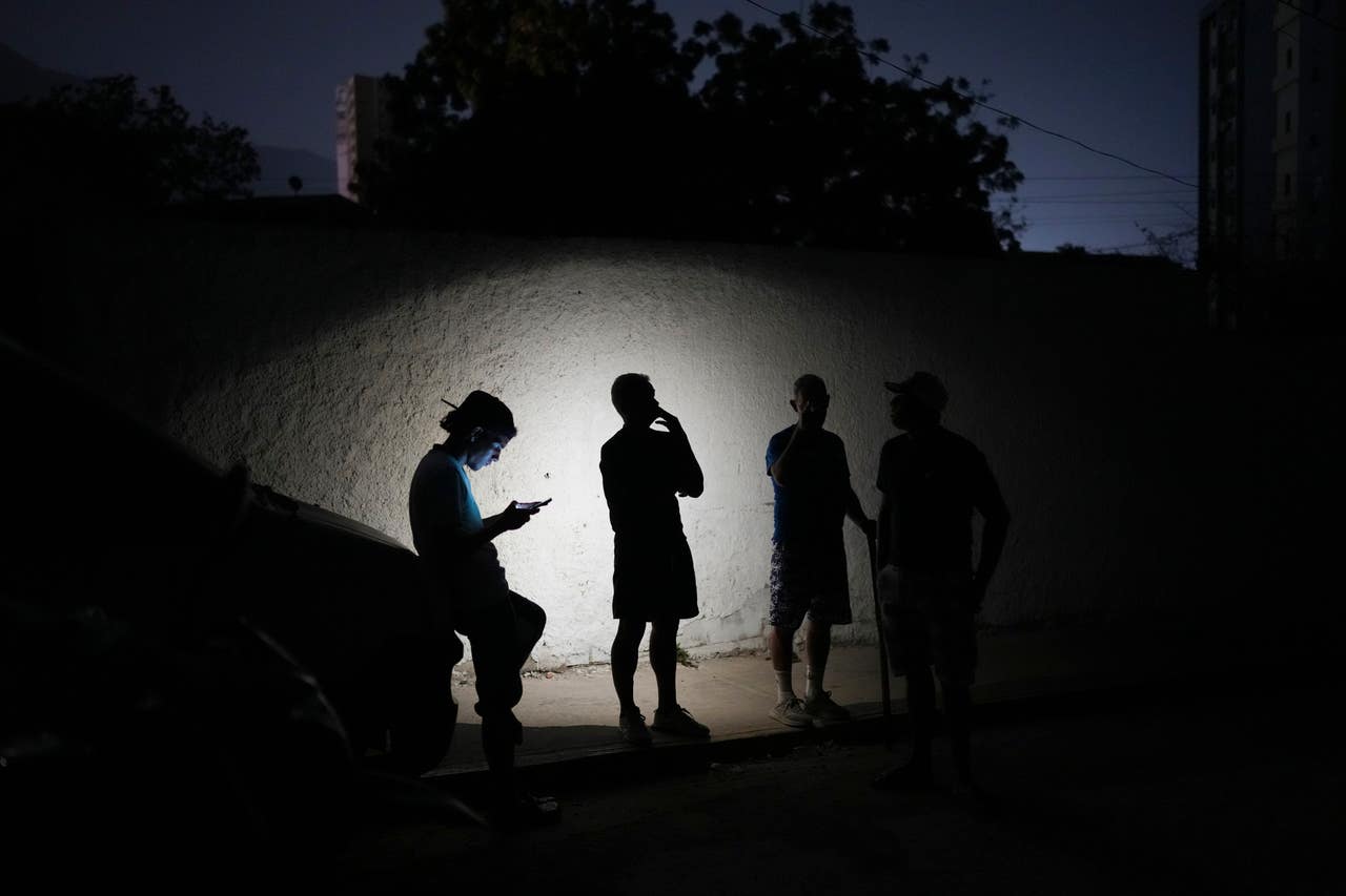 Window for rescuing survivors narrows on third day after Venezuela ...